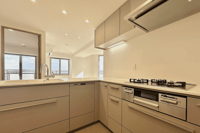 Station Front Tower 2102 | Tokyo Portfolio